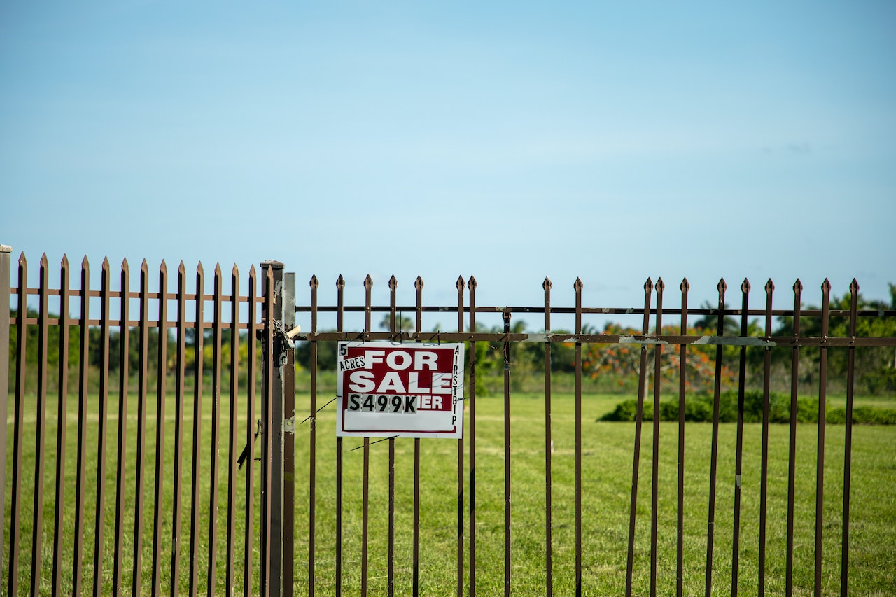 Vacant Land Scam Warning Issued: Can You Spot These Red Flags? - Safr.me